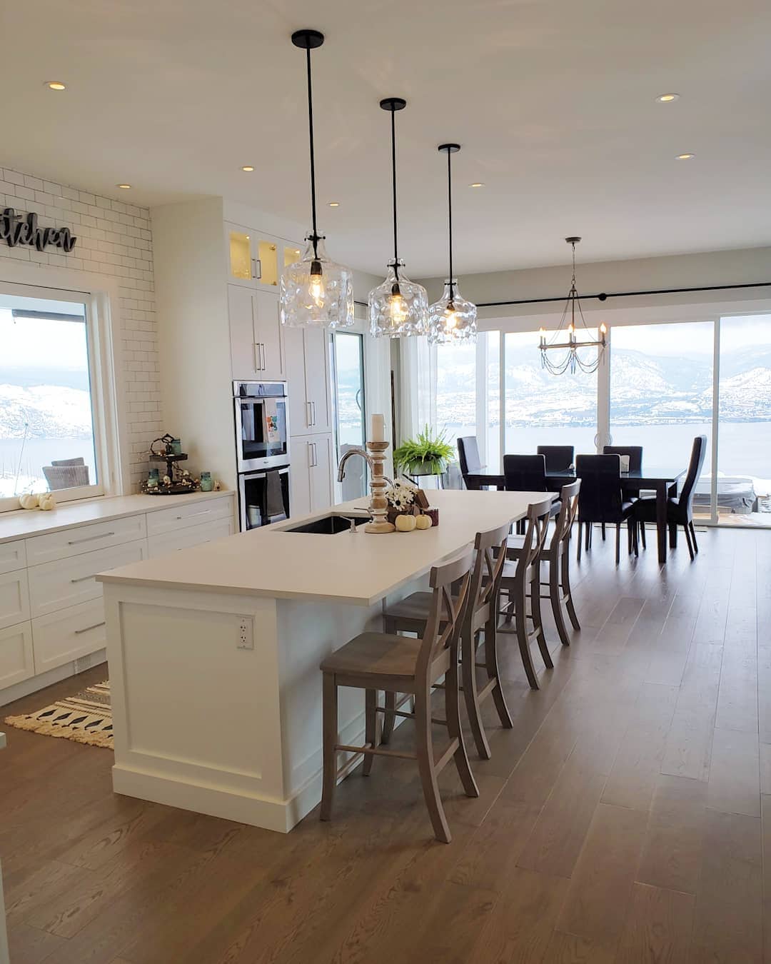 23 Inviting Displays of Kitchen Islands With Four Seats