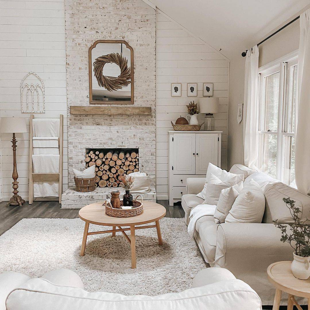 24 Simple Shiplap Living Rooms We Can’t Get Enough Of