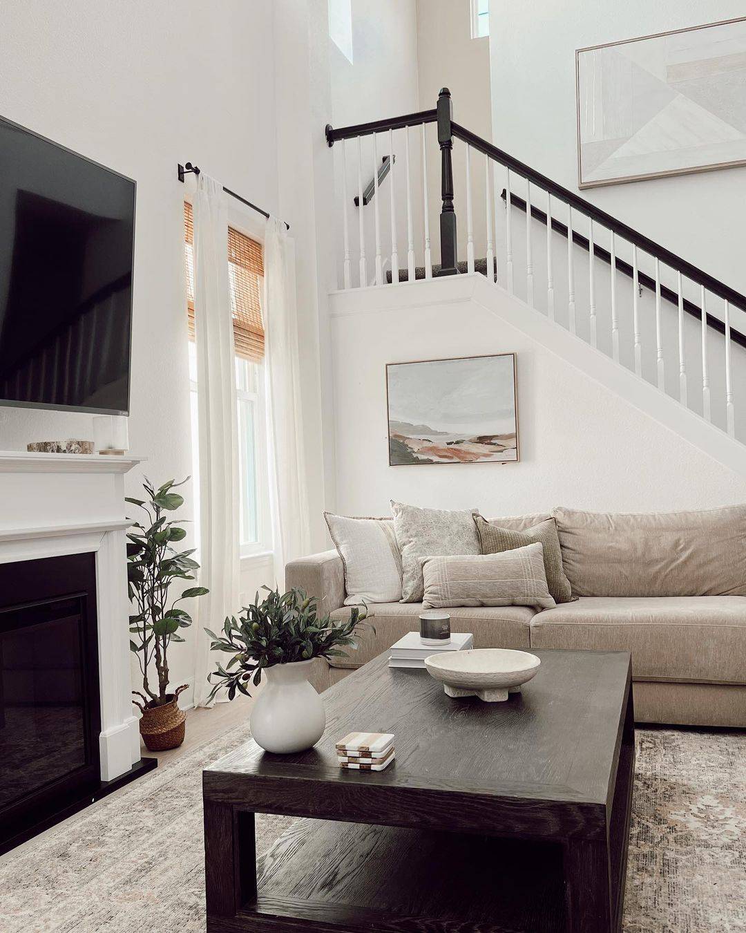 24 High Ceiling Living Room Ideas for a Grand Appearance