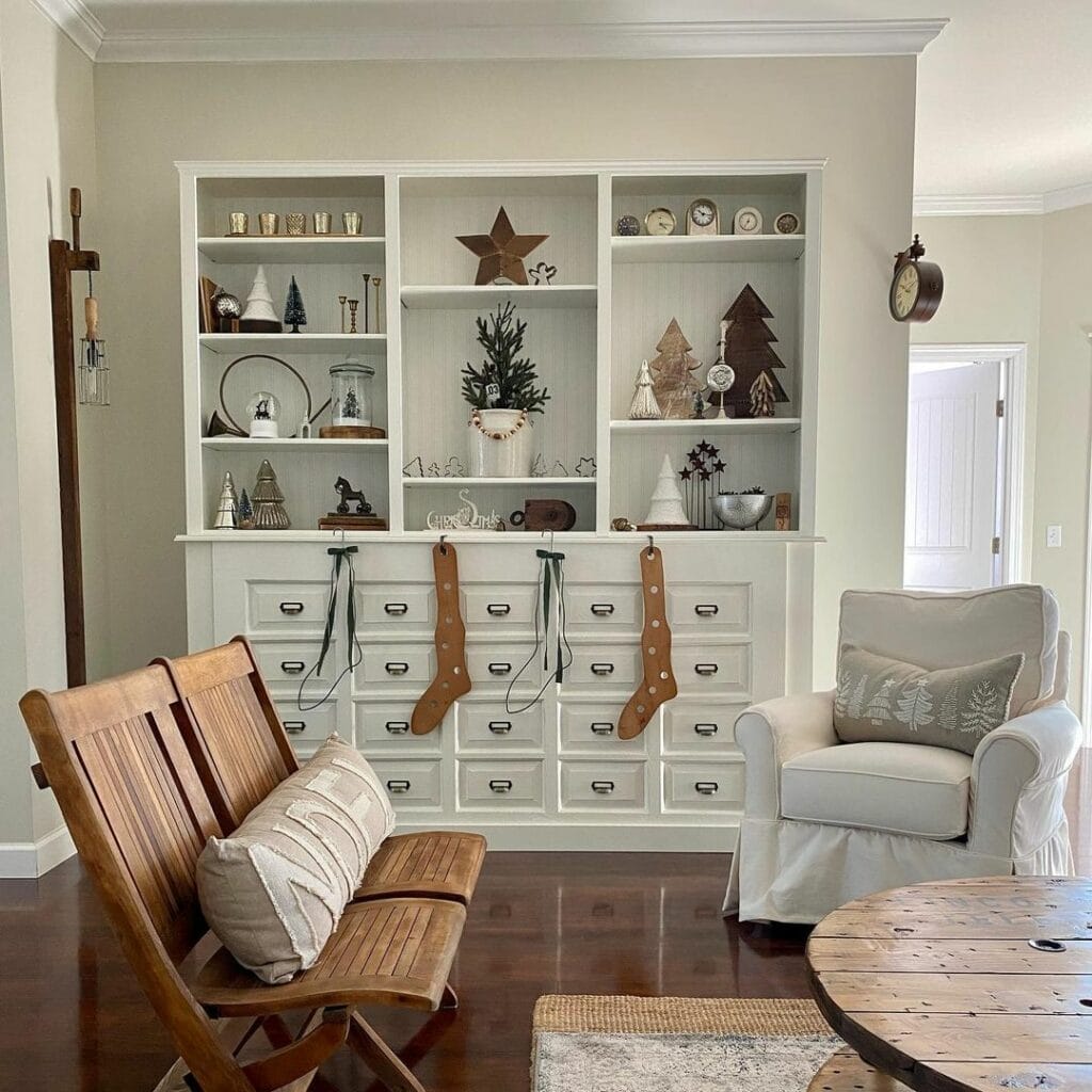 27 Living Room Built-in Ideas for Added Storage and Style