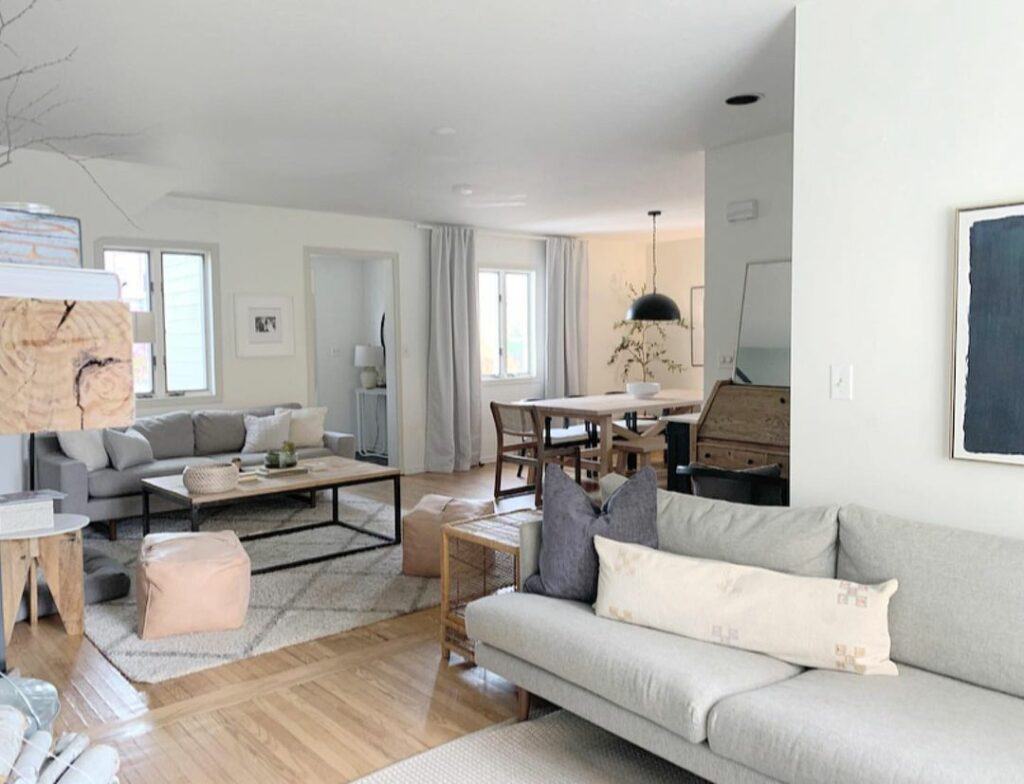 22 Ideas for a Living Room With a Coffee Table and an Ottoman