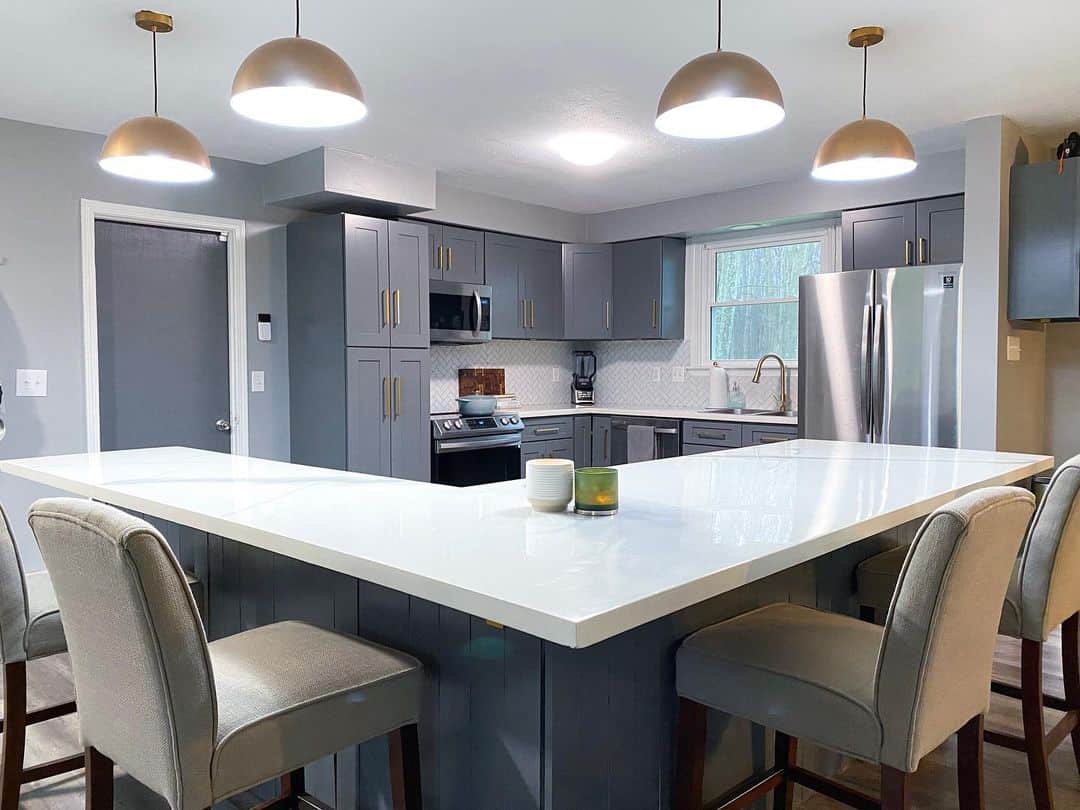 23 Inviting Displays of Kitchen Islands With Four Seats