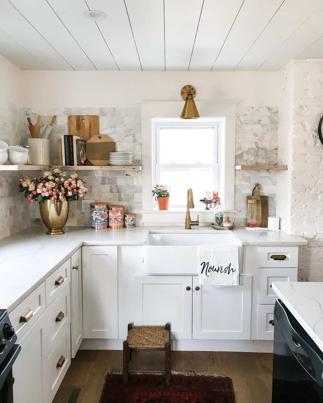 26 Traditional White Kitchen Cabinets You Won’t Regret