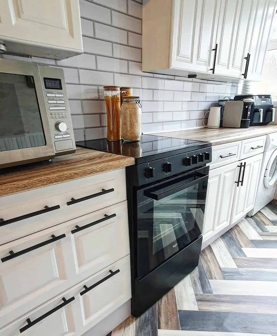 25 Farmhouse Floor Ideas for a Purely Vibrant Home