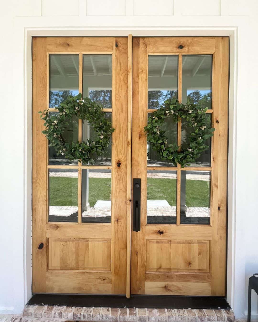 21 Double Front Door Décor Ideas for Twice the Fun