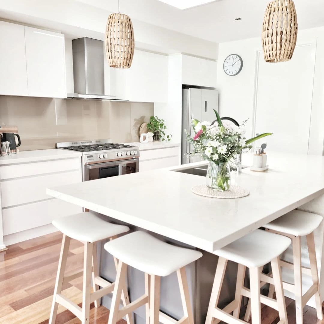 30 All-Drawer Lower Kitchen Cabinets for Extra Style