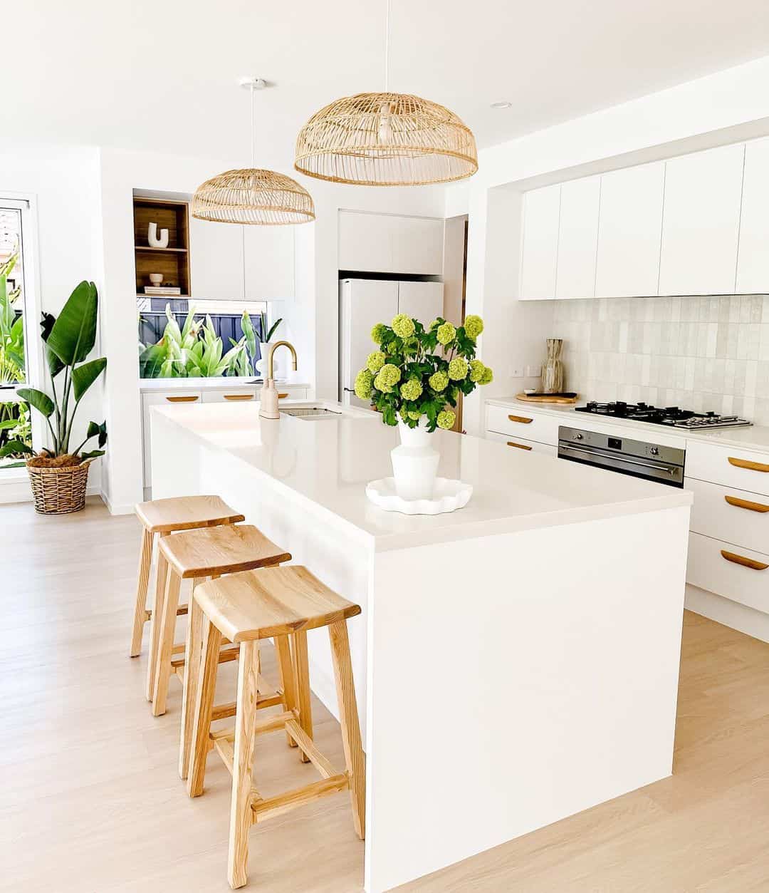 17 Vertical Tile Backsplash Ideas to Accent Your Space