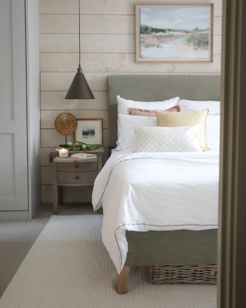 20 Bedside Pendant Light Ideas To Brighten up Your Bedroom