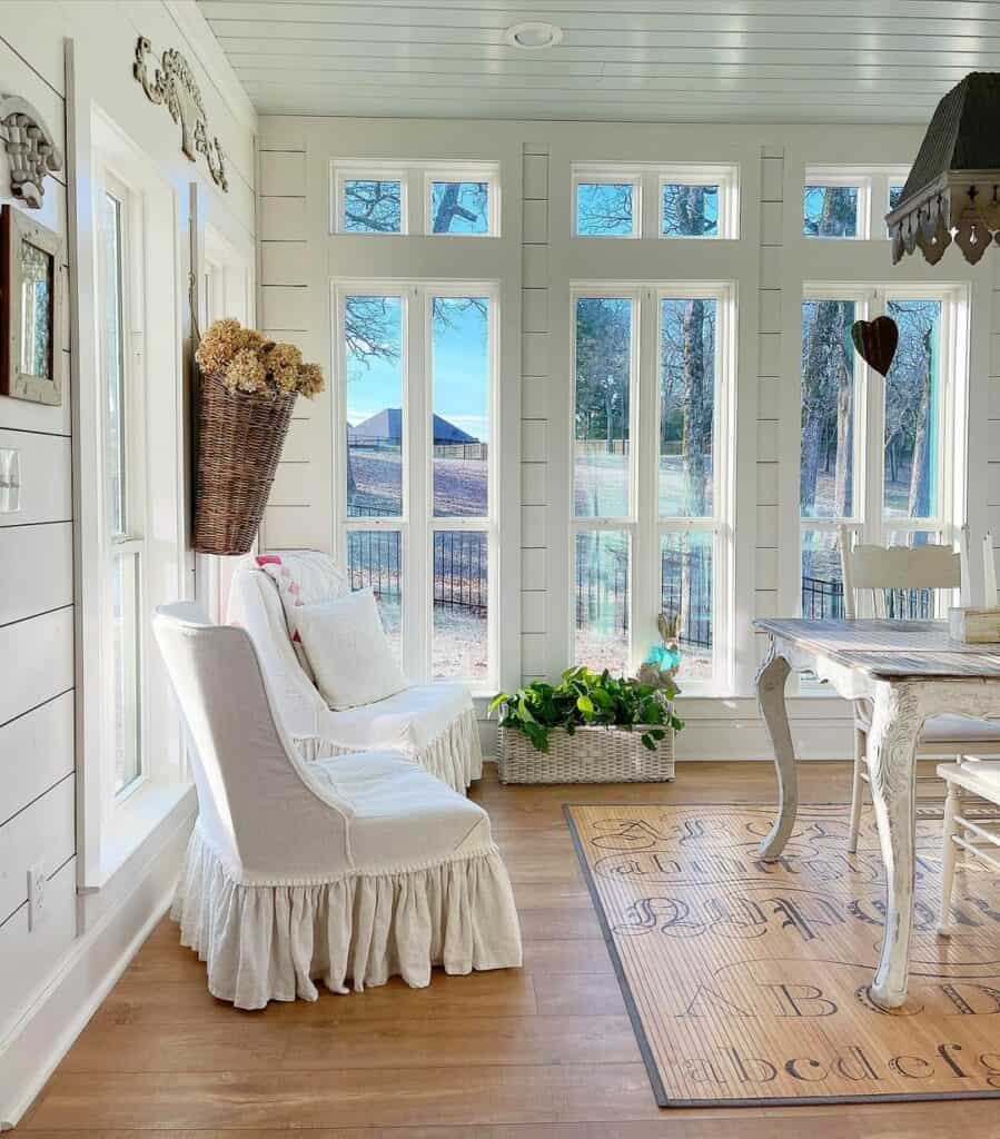 21 Picturesque Ideas for Shiplap Around Windows