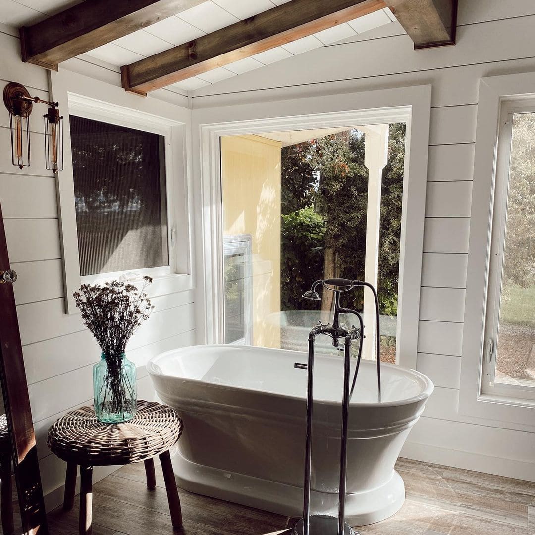 21 Picturesque Ideas for Shiplap Around Windows