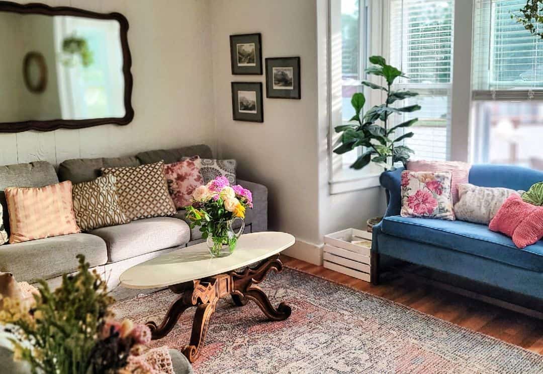 20 Alluring Rug Ideas for Blue Couches