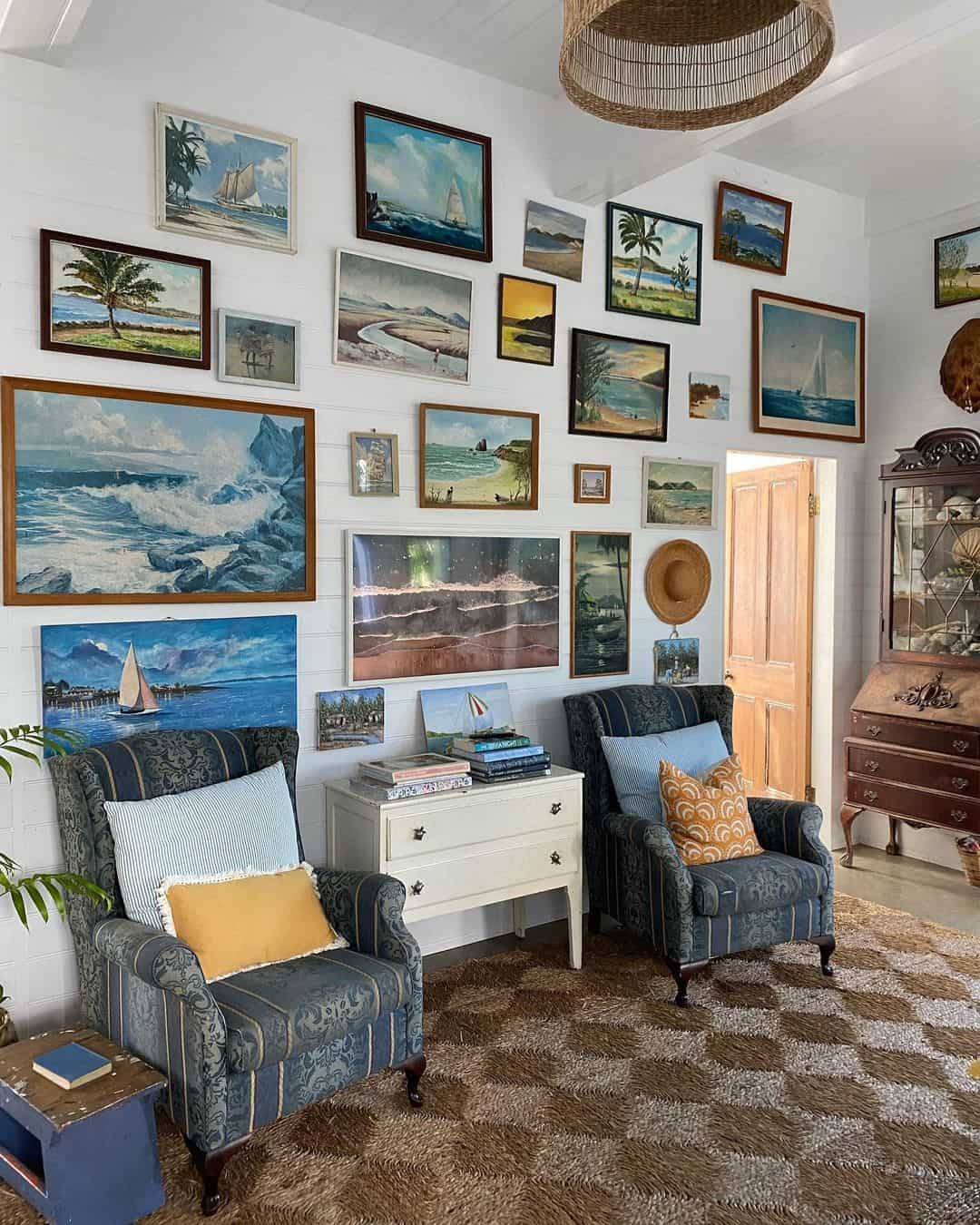 25 Creative Ideas To Display Pictures on Your Walls