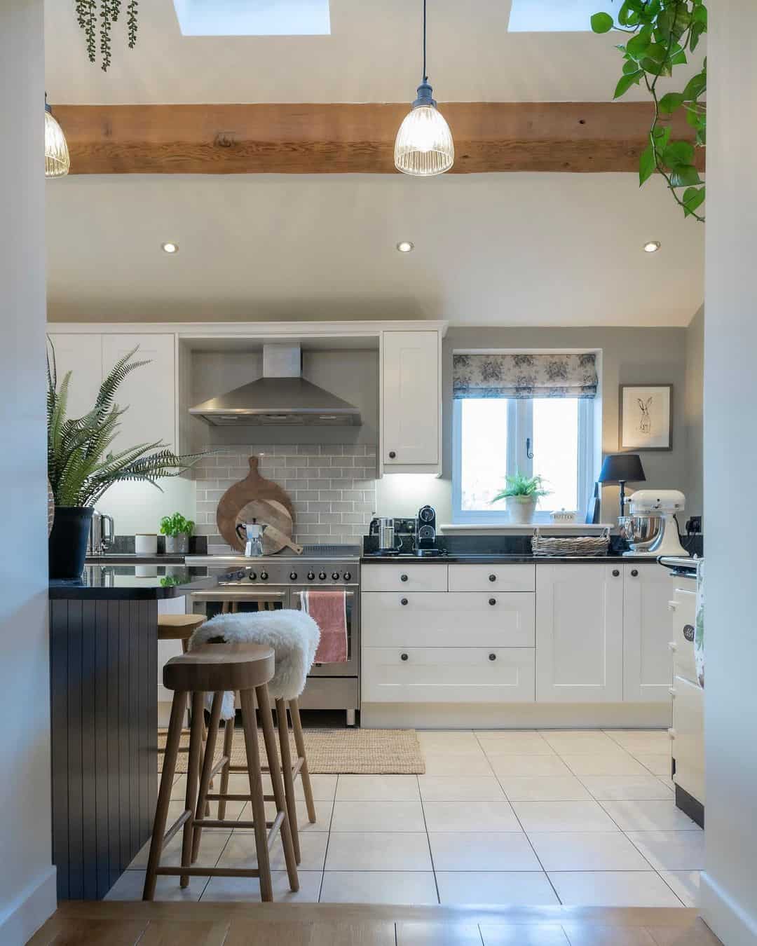 23 Perfect Kitchen Wall Color Ideas With White Cabinets