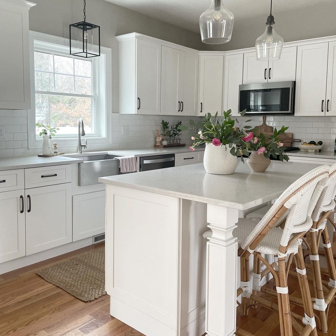 27 Unforgettable and Inspiring Shaker-Style Kitchen Islands