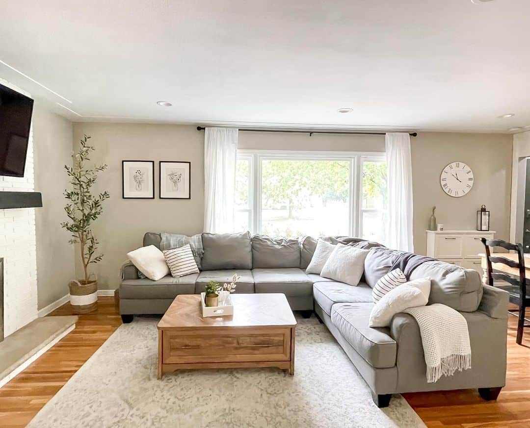 20 Three Window Curtain Ideas for Elevated Privacy